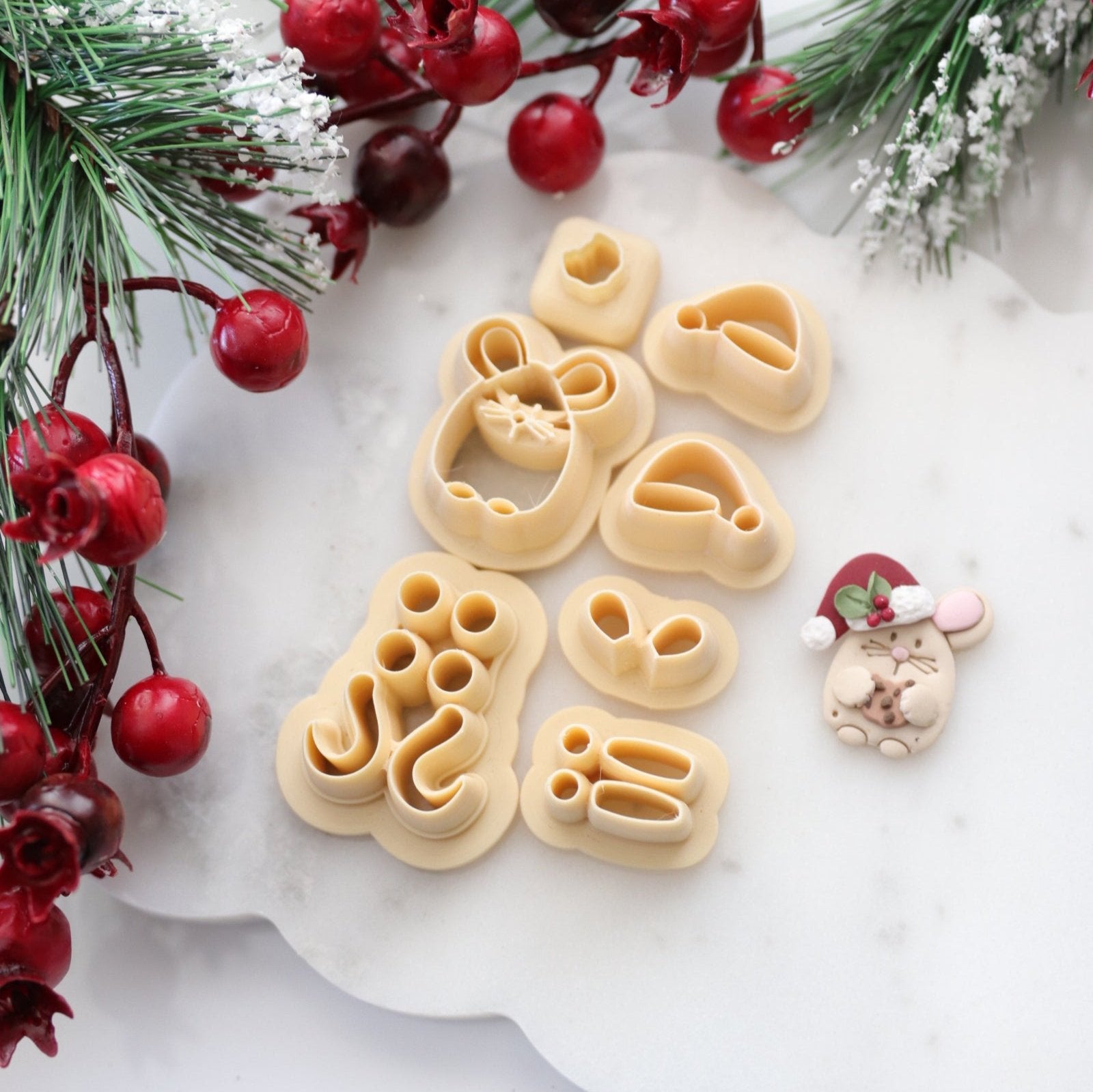 Christmas Farmhouse Mouse clay cutter – Rapunzel & Croft